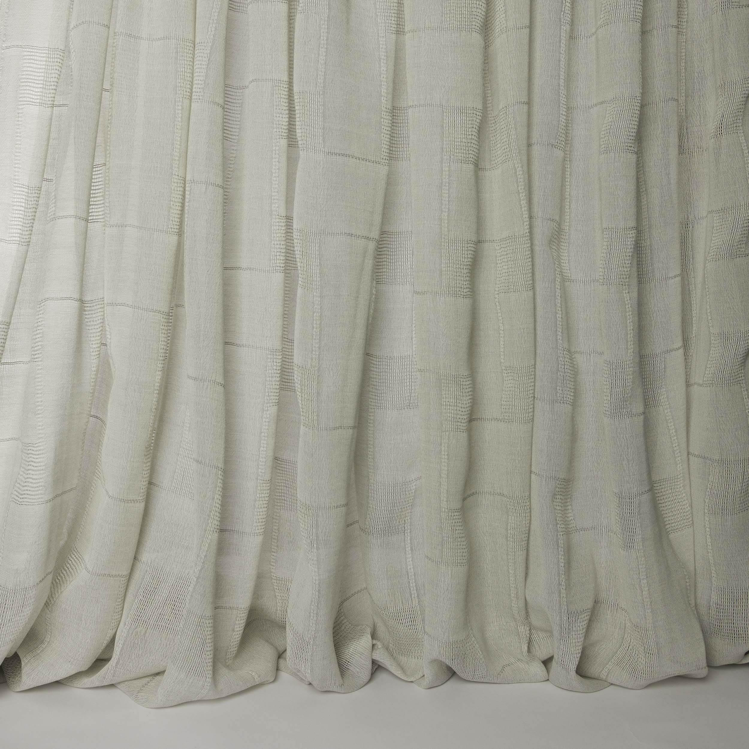 Nolan Fabric in Gull by Larsen